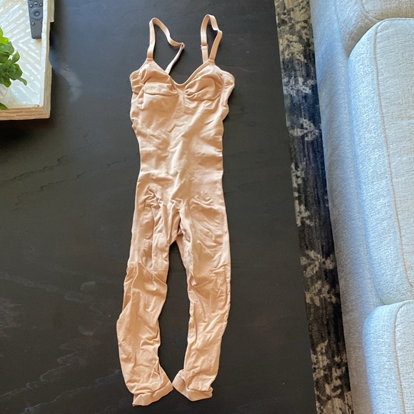 SKIMS | Intimates & Sleepwear | Low Back Sculpting Leggings Open Gusset ...